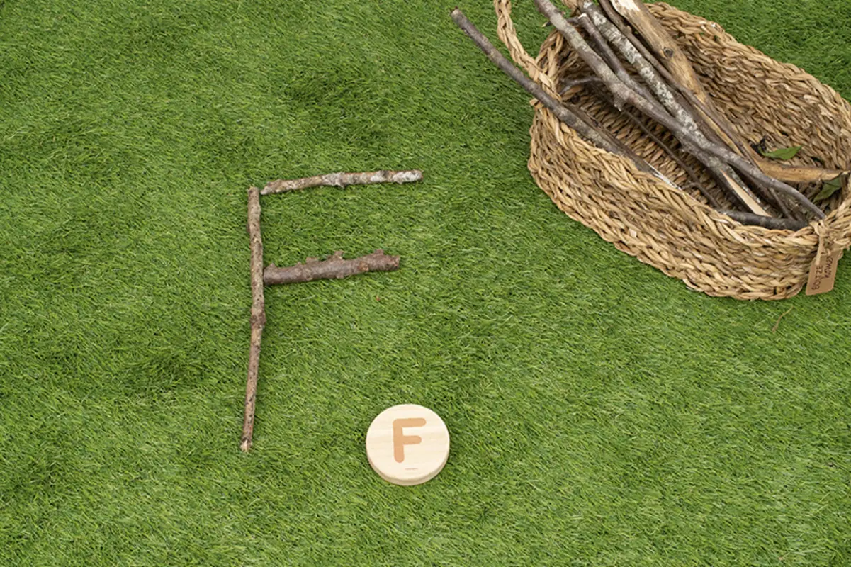 Jetons bois - Les lettres capitales - Matériel d'écriture ...